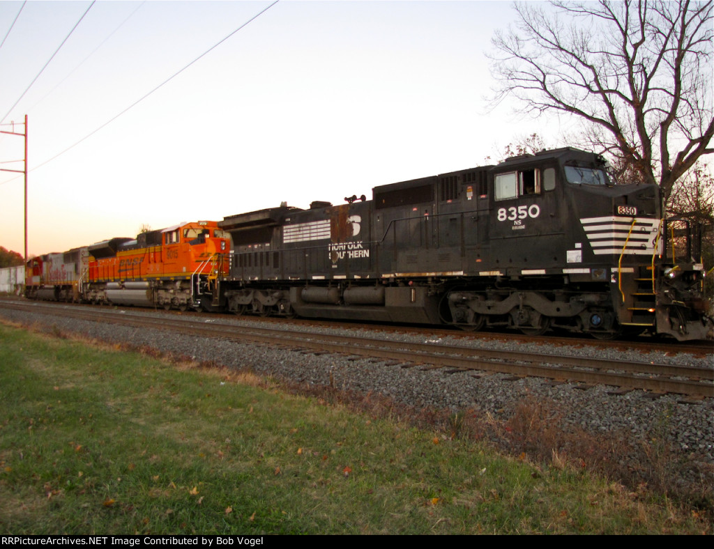 NS 8350; BNSF 9015 and 204